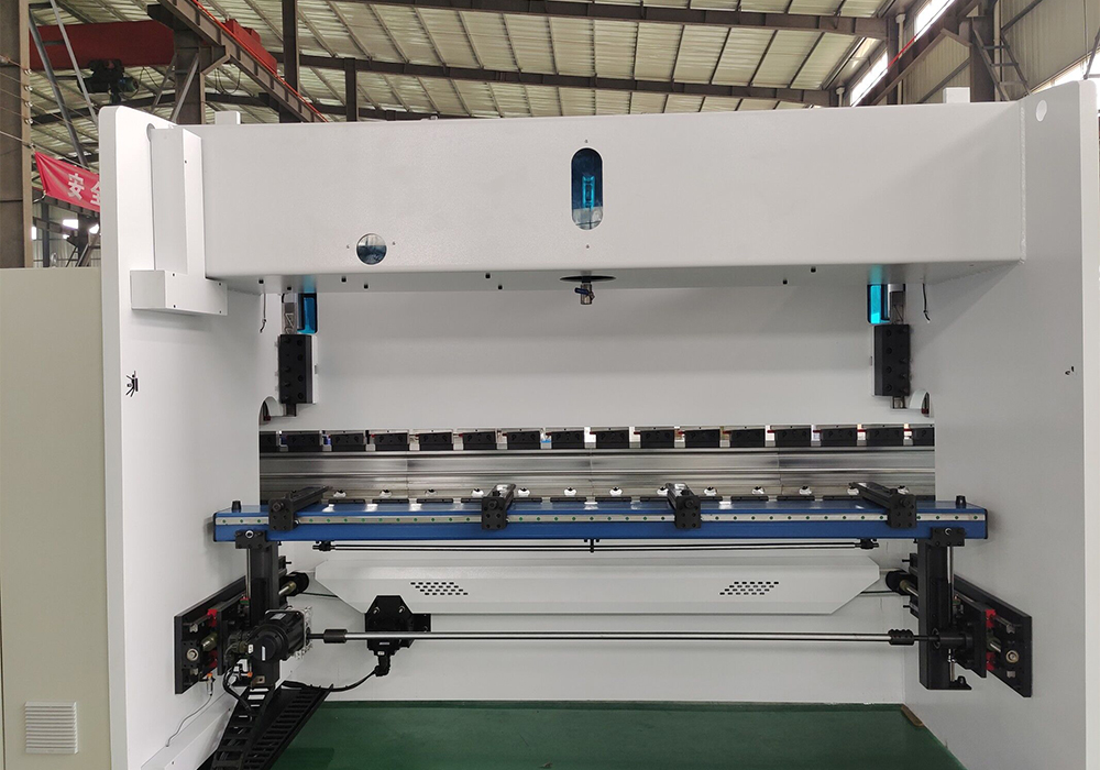 4+1 Axis CNC Hydraulic Press Brakes With CybTouch12 Controller ...