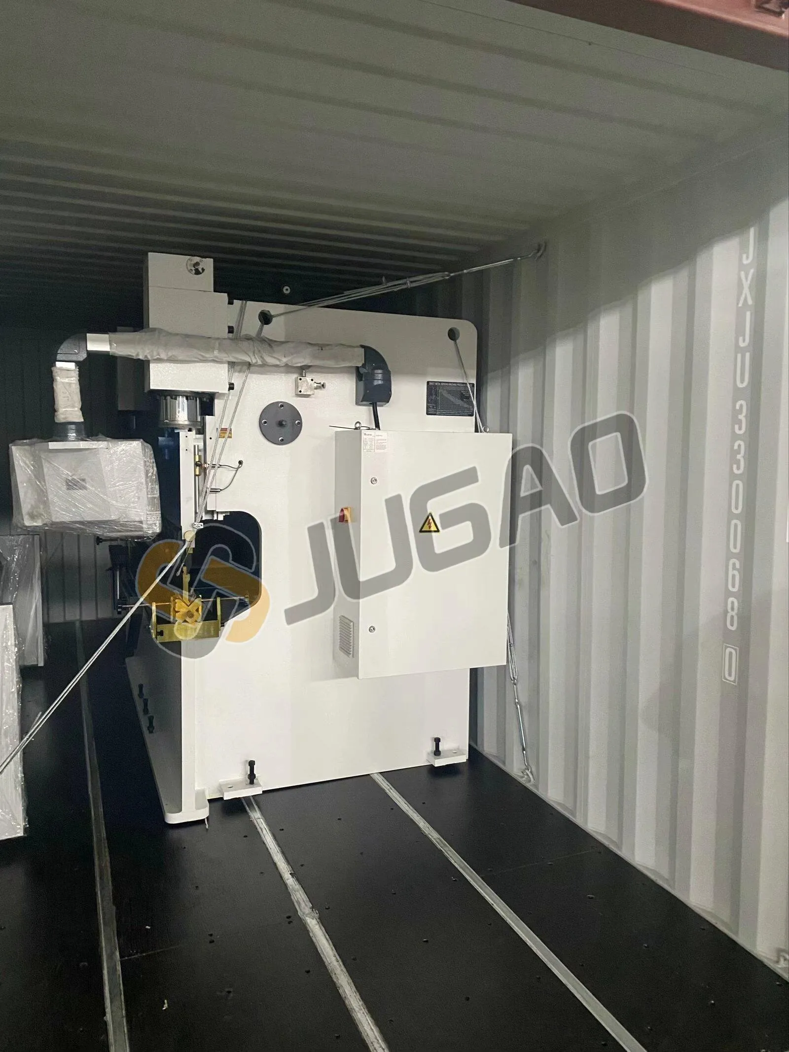 Optimizing the Loading and Unloading of Machines in Containers: A ...