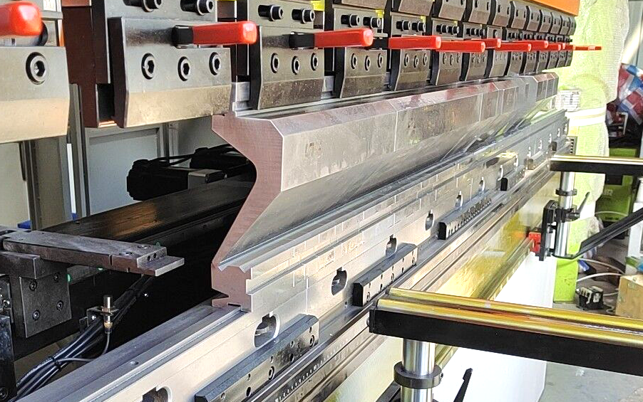 How to debug the CNC hydraulic press brake mold. Punch and down die ...