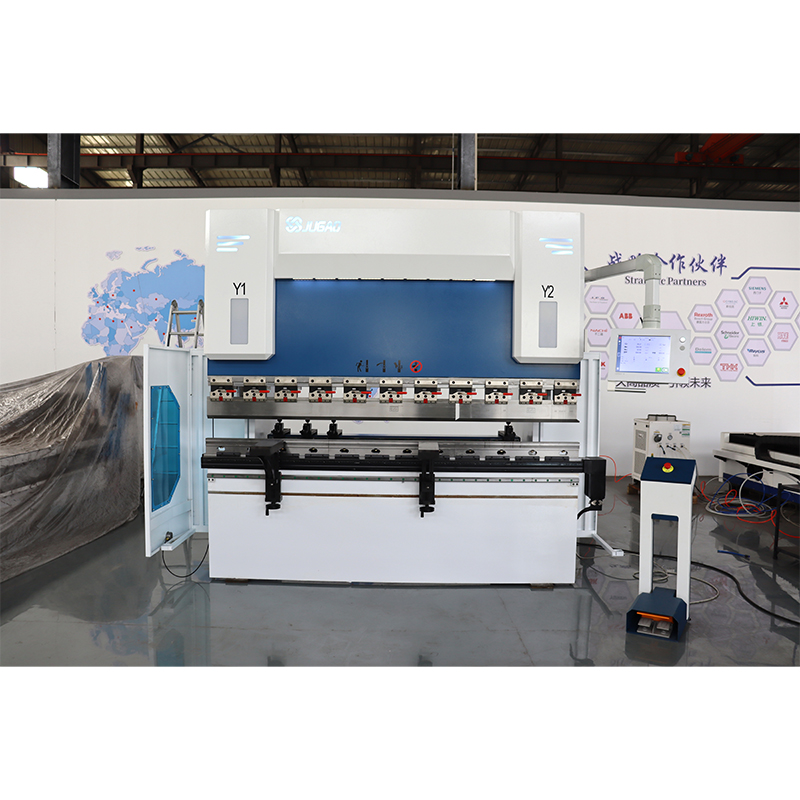 6 Axis CNC Hydraulic Press Brakes With CybTouch15 Controller ...
