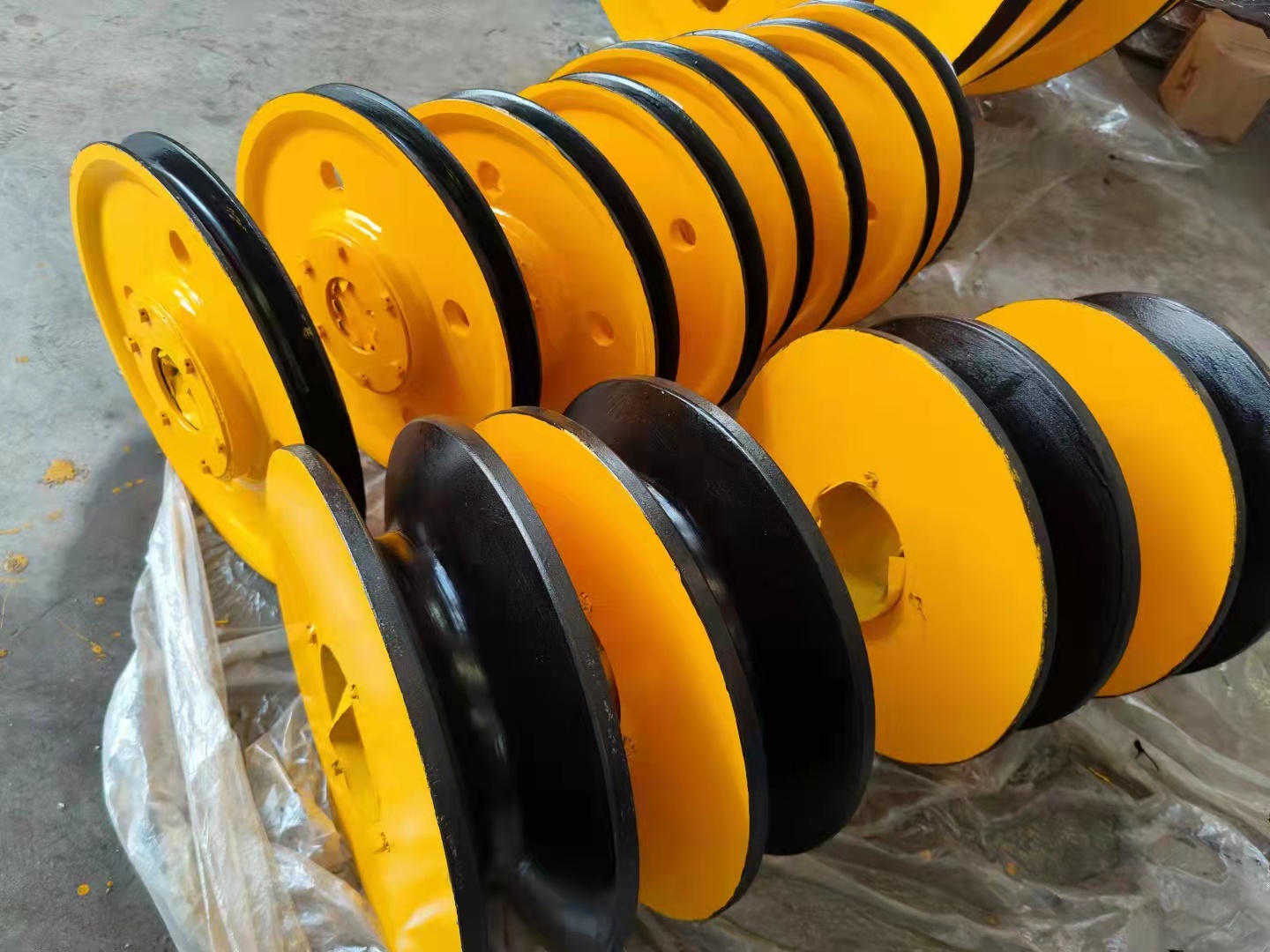 Steel wire rope sheaves and pulley block