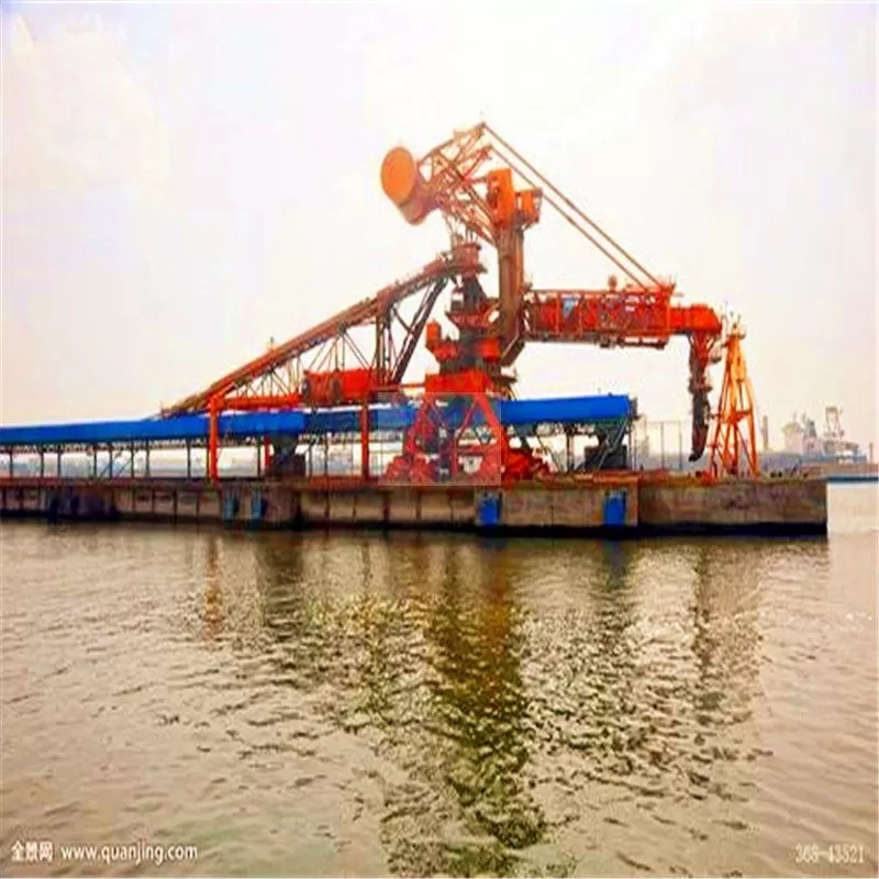 Ship loading system for loading bagged goods