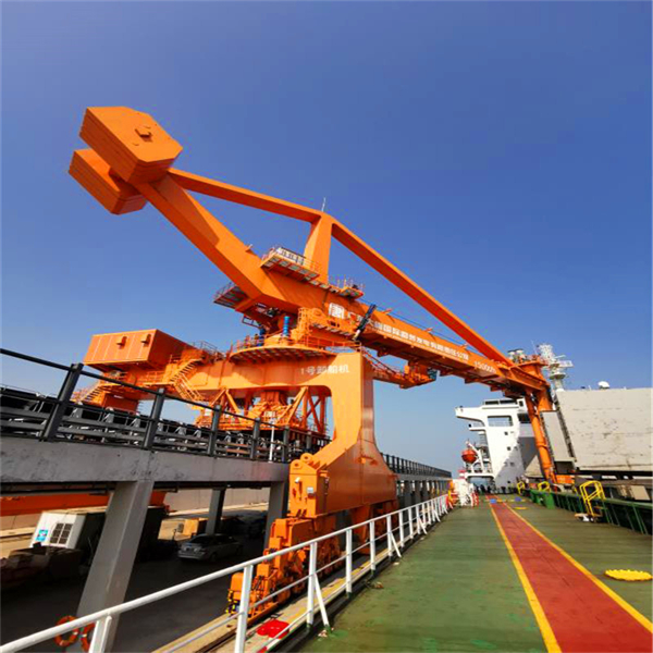 screw type ship unloader
