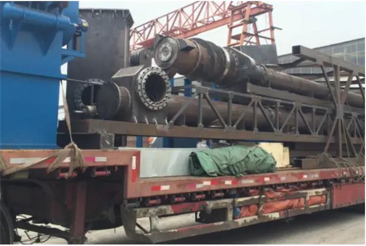 Screw ship unloader applied to seaport