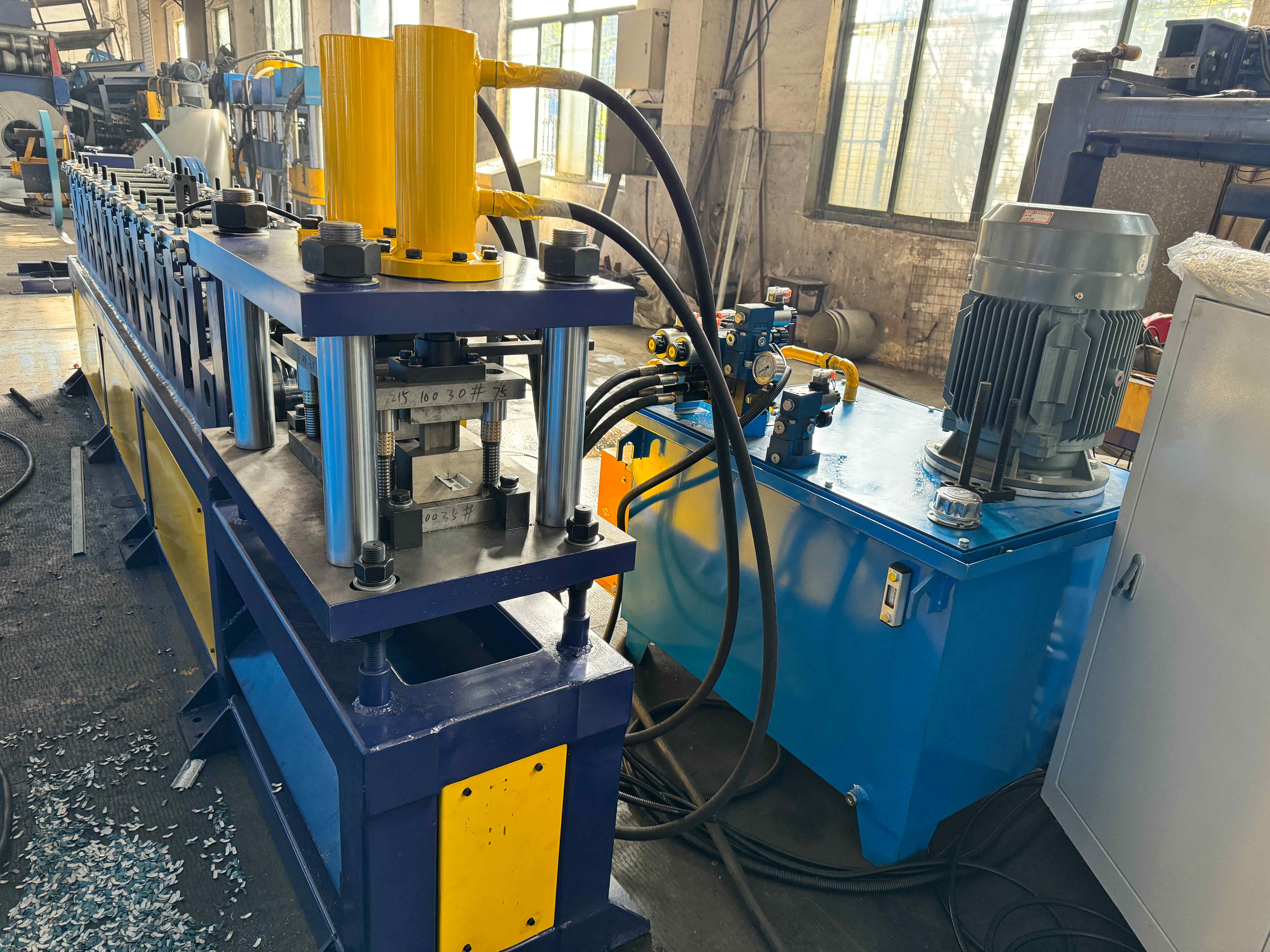 Livraison en Grèce : Machine de Formage de Rails DIN, Personnalisée et ...